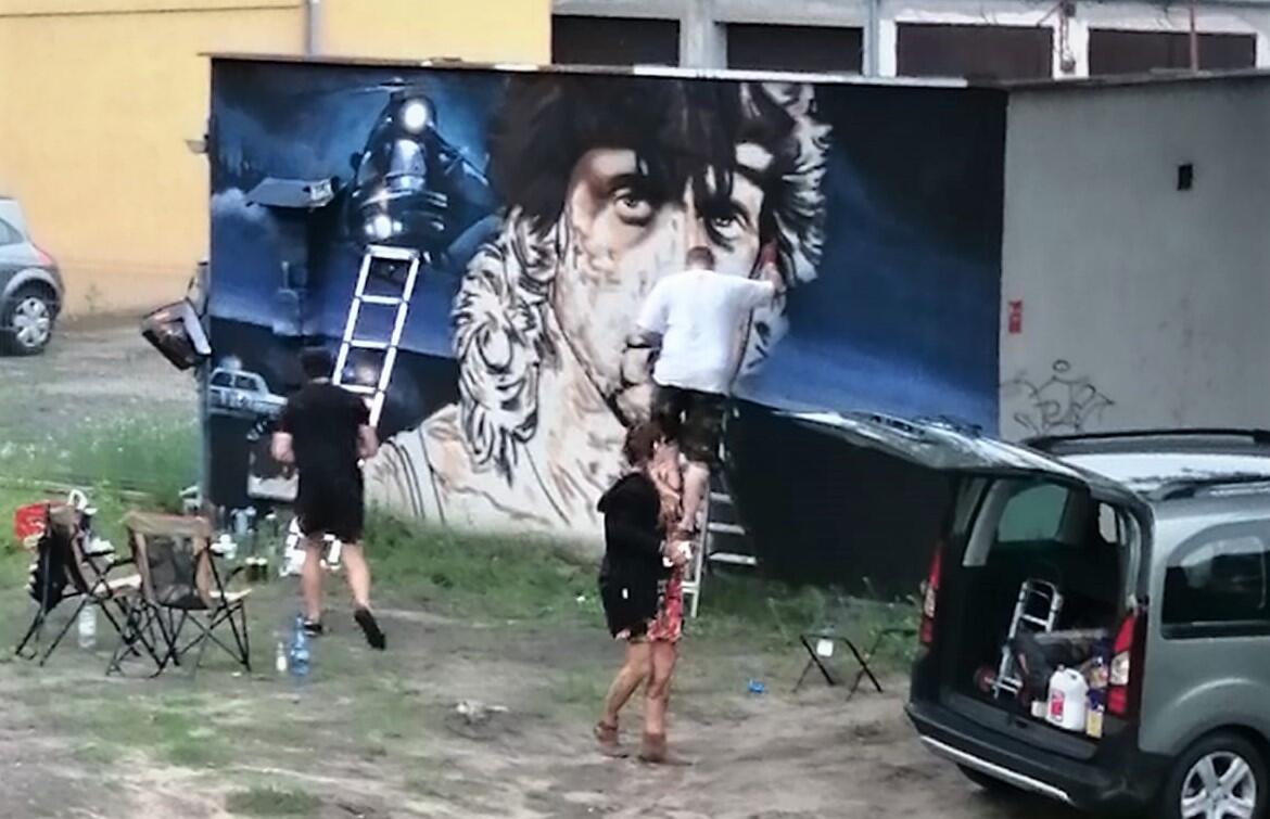 Rambo na Górnym. Zobaczcie jak powstawał mural - ZDJĘCIA - Portal ...