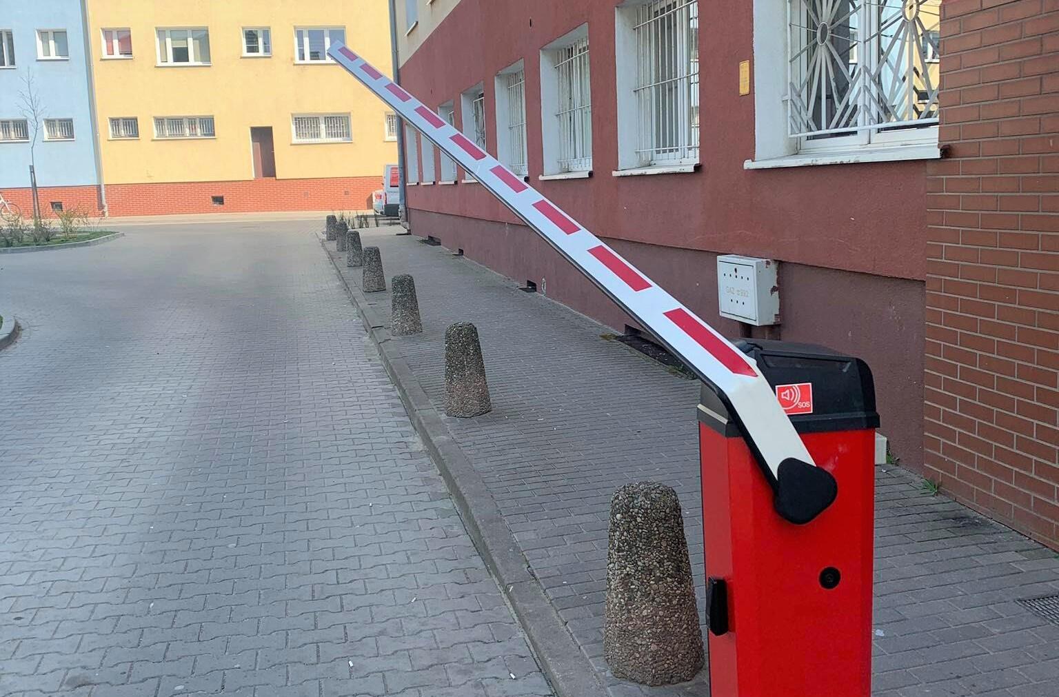 Przejechał przez szlaban... - Portal asta24.pl - Piła - informacje i ... Przejechał przez szlaban... - Portal asta24.pl - Piła - informacje i ...