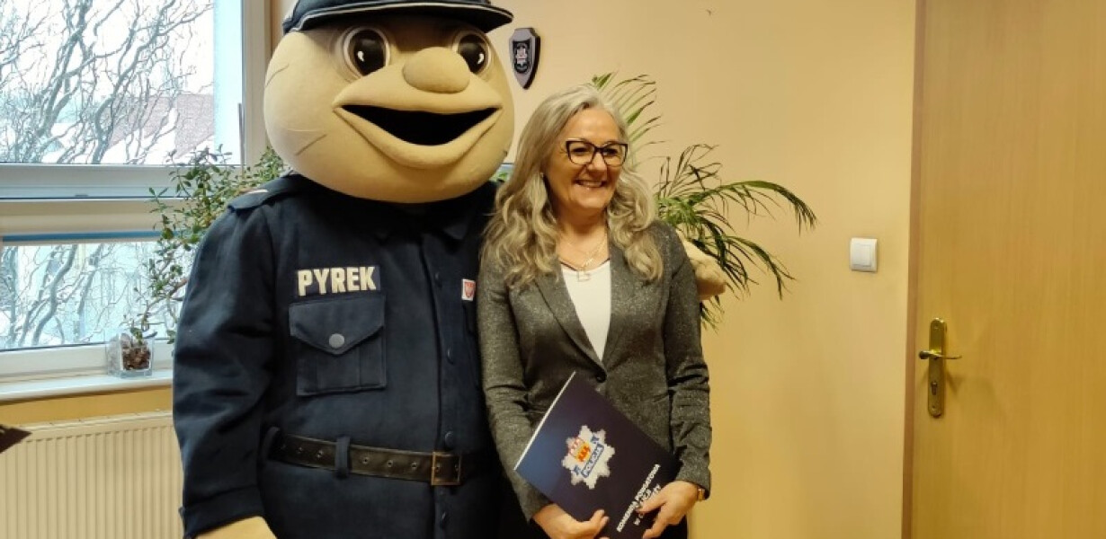 Sierżant Pyrek i radiowóz, czyli nowi na pokładzie chodzieskiej policji ...